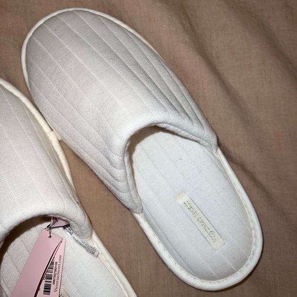 Victoria's Secret | Shoes | White Quilted Victorias Secret Slippers ...